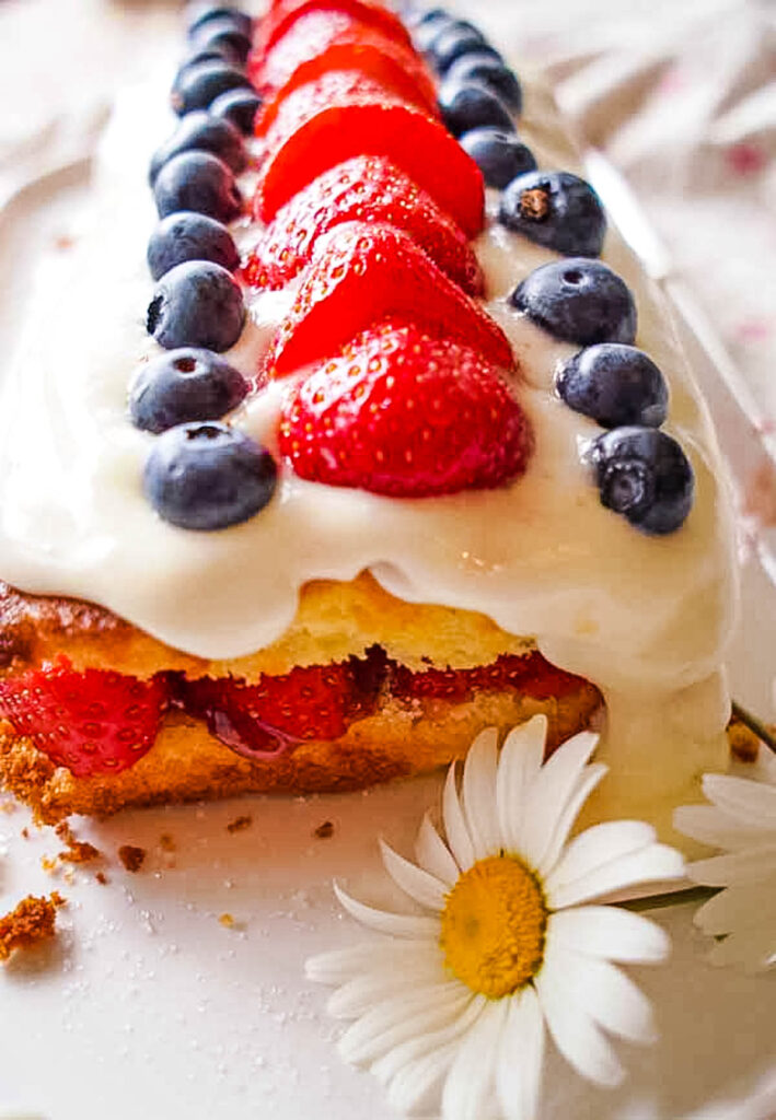 Super Easy Summer Berry Sponge Cake - Larder Love