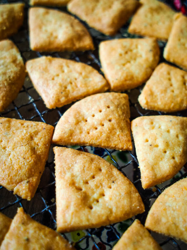Savoury Cheese Shortbread Bites - Larder Love