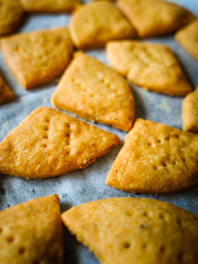 Savoury Cheese Shortbread Bites - Larder Love