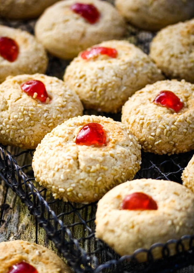 Traditional Melting Moments Biscuits/Cookies - Larder Love