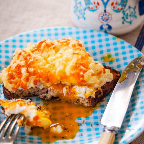 Souffle Eggs On Toast/Eggy Puff Toast - Larder Love