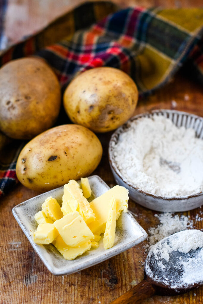 Easy Traditional Scottish Potato Scones/Tattie Scones(+Video!) - Larder ...