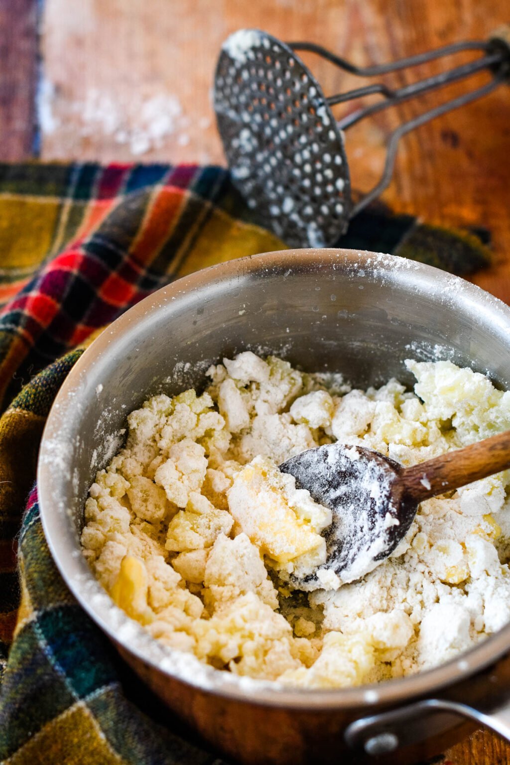 Easy Traditional Scottish Potato Scones/Tattie Scones(+Video!) - Larder ...