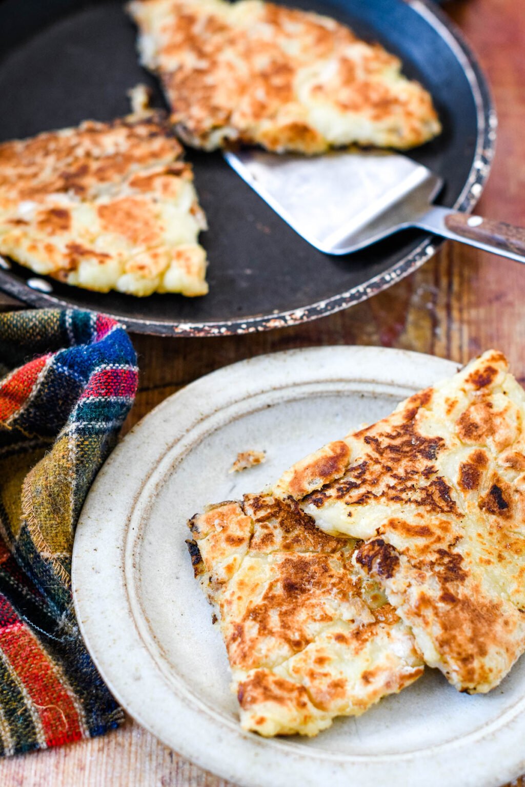 Easy Traditional Scottish Potato Scones/Tattie Scones(+Video!) - Larder ...