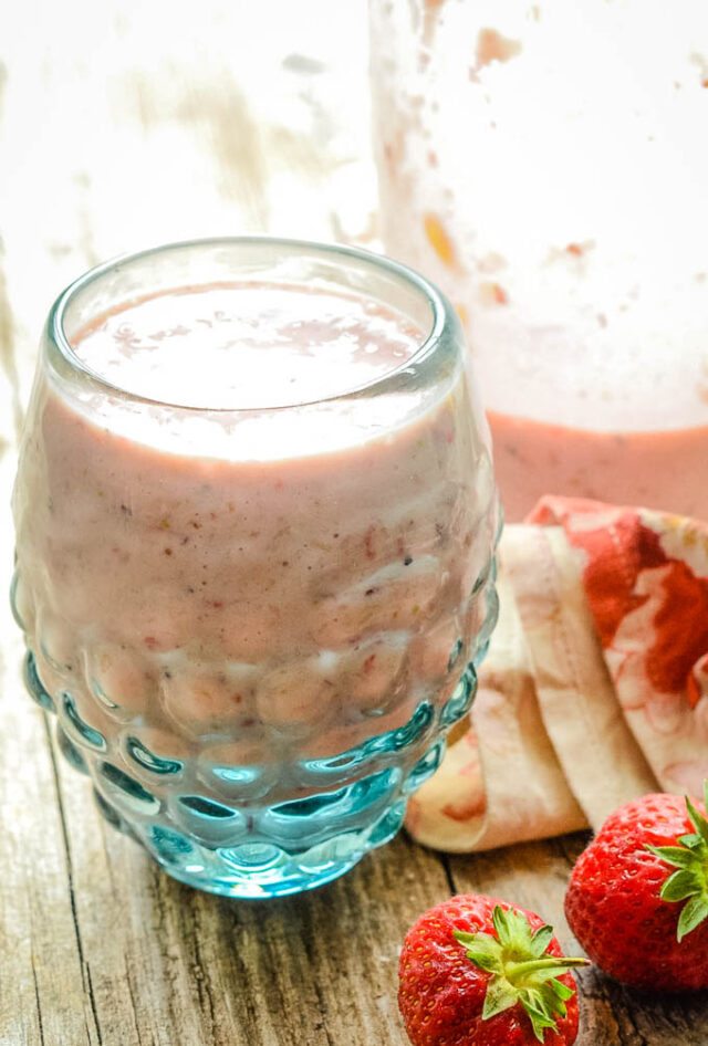 Healthy Summer Berry Smoothie - Larder Love