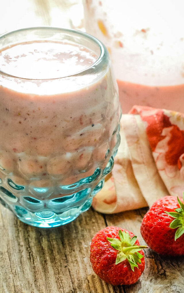 Healthy Summer Berry Smoothie - Larder Love