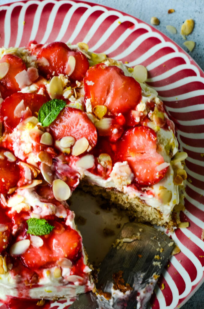 Eton Mess Strawberry Sponge Cake - Larder Love