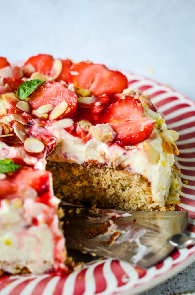 Eton Mess Strawberry Sponge Cake - Larder Love