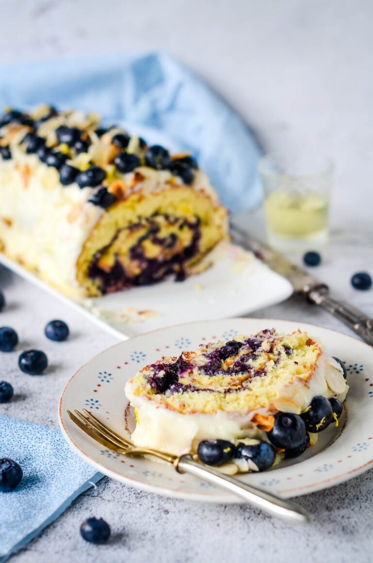 Blueberry And Lemon Roulade Cake - Larder Love