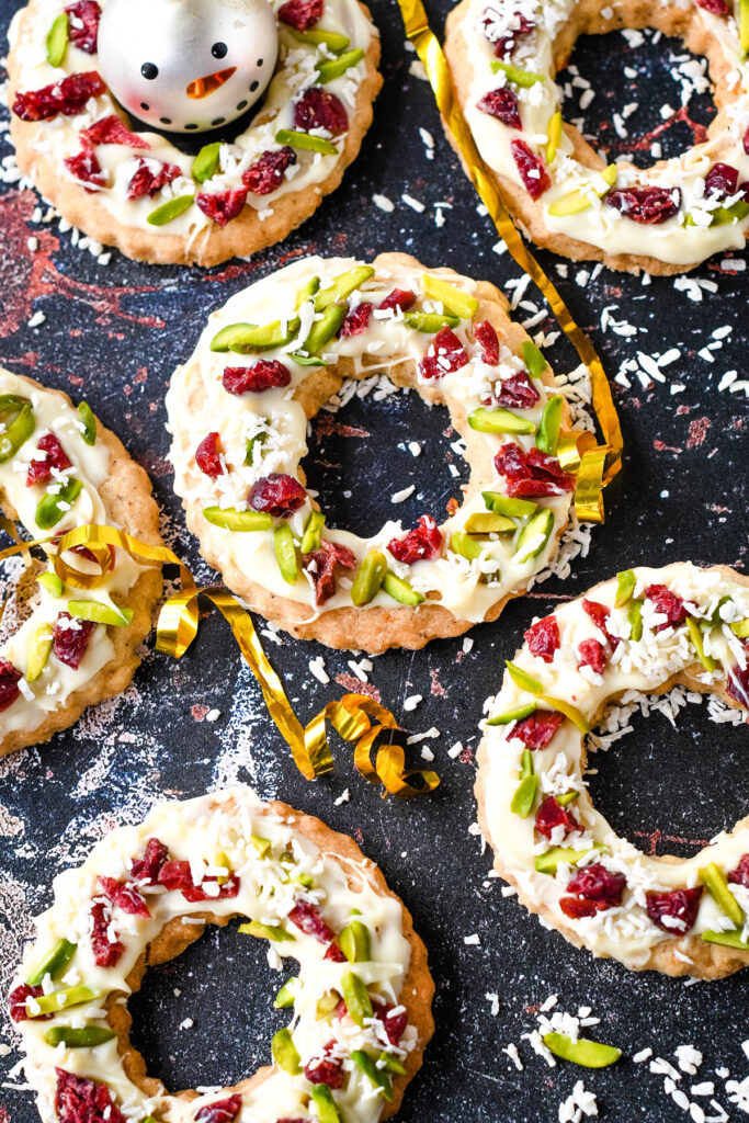 Quick And Easy Christmas Shortbread Cookies - Larder Love