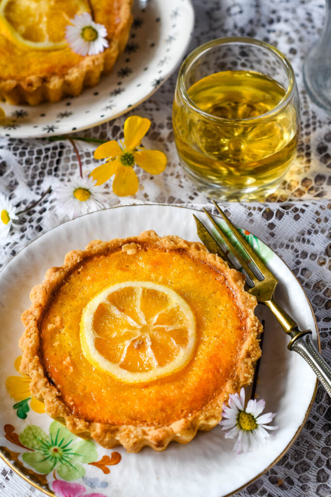 Easy Lemon Tarts (Tarte au citron) - Larder Love
